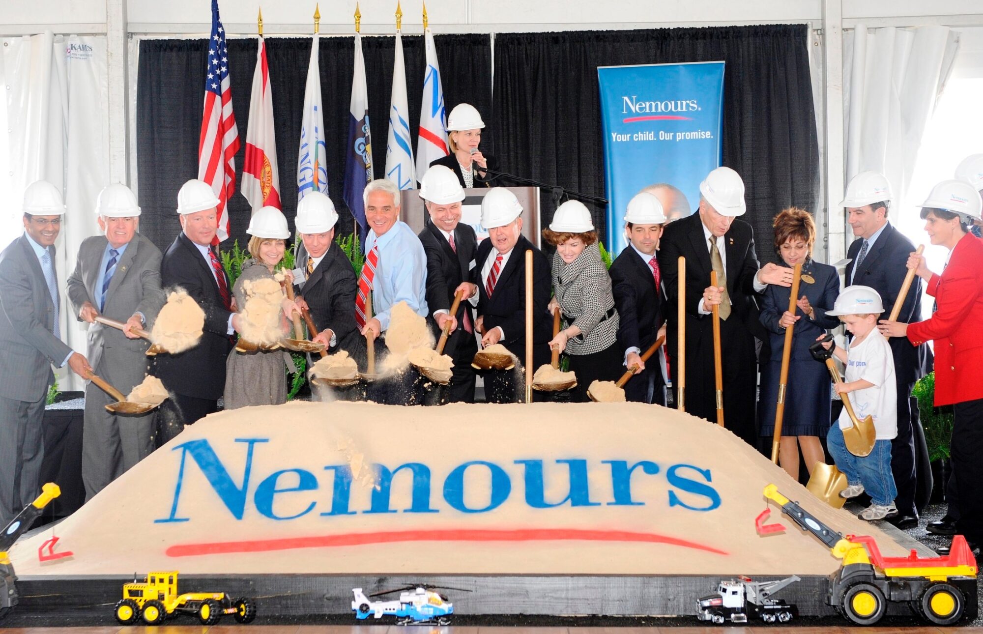 Max-Paul-1_Groundbreaking-groupJPG - Nemours Blog